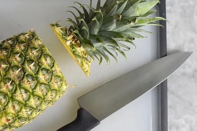 How to Cut a Pineapple: Two Easiest & Quickest Ways