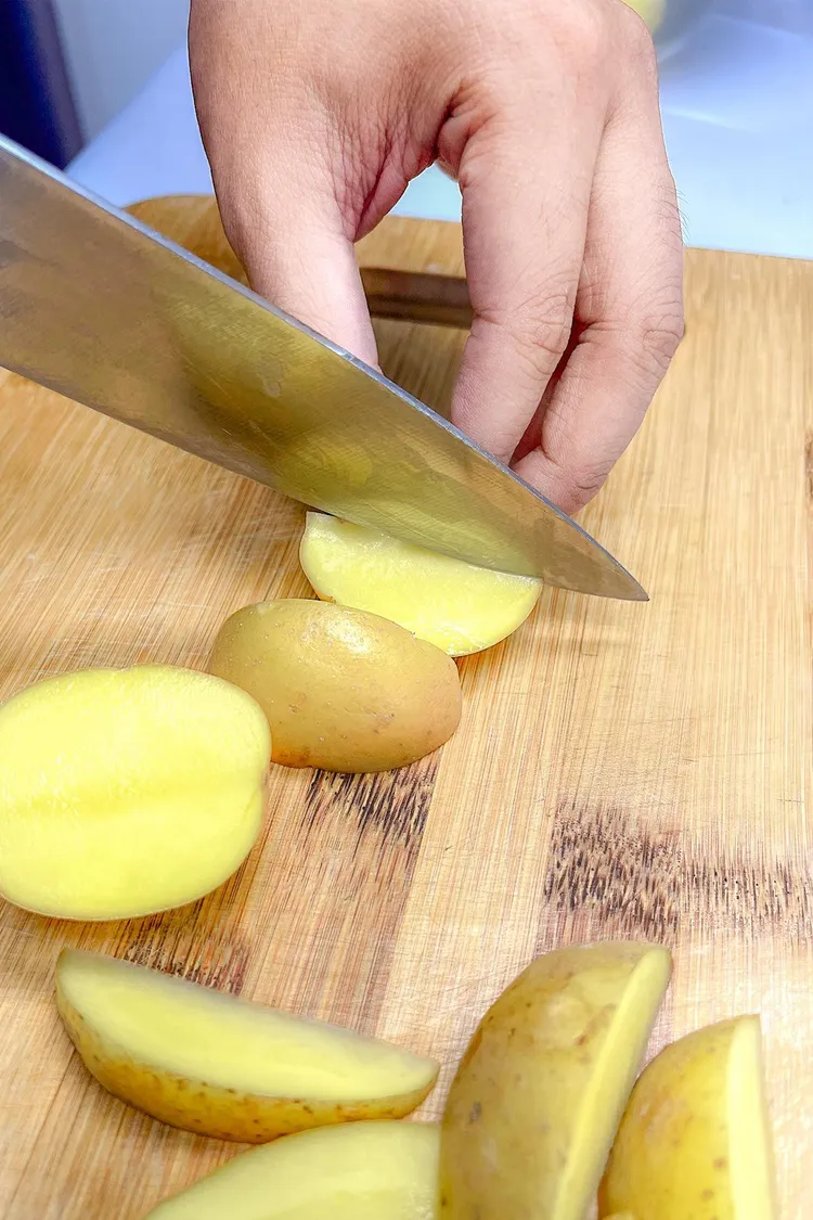 How To Cut Potatoes: Fries, Wedges, Slices, Thin Slices and Cubes