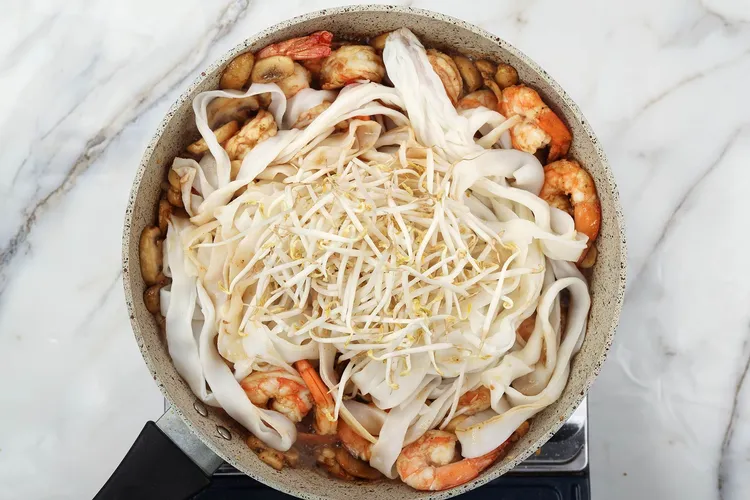 Shrimp Chow Fun Recipe: A Delicious Stir-Fry Now Featuring Wok Hei