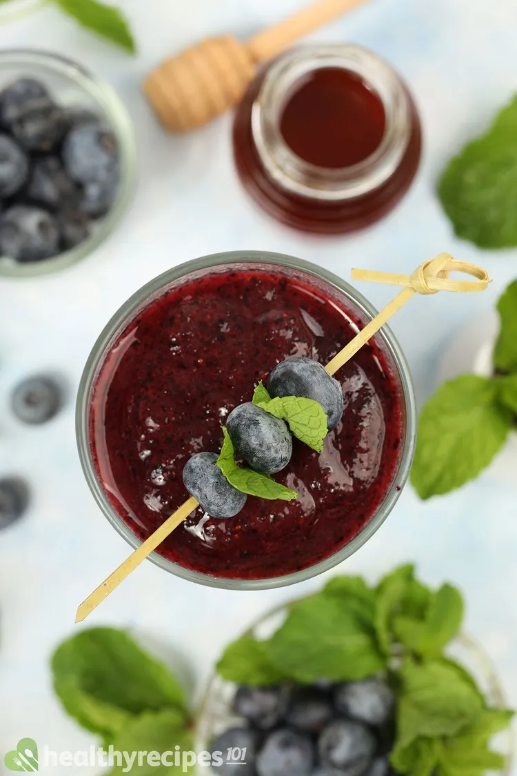 20 Easy, Healthy, & Delicious Berry Smoothie Recipes