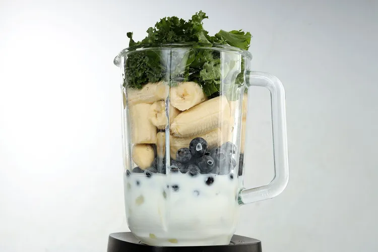 Blueberry Kale Smoothie Recipe: A Fun Green Smoothie