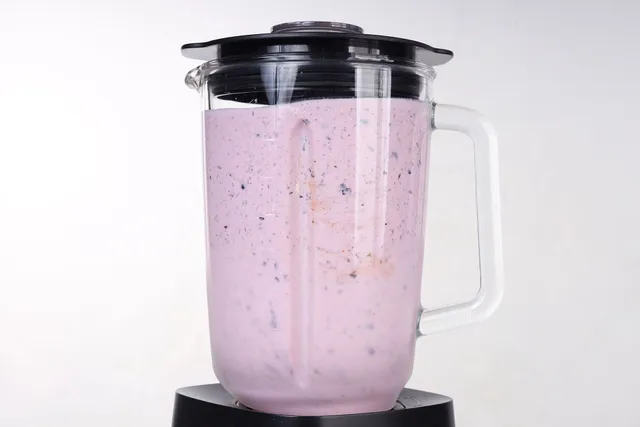 Blueberry Yogurt Smoothie Recipe: A Healthy, Indulgent Treat