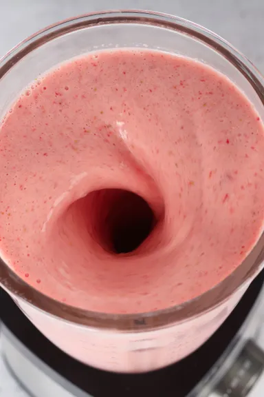 Strawberry Orange Smoothie Recipe: A Tropical Thirst Quencher