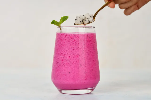 Simple Dragon Fruit Smoothie Recipe: A Healthy and Exotic Beverage